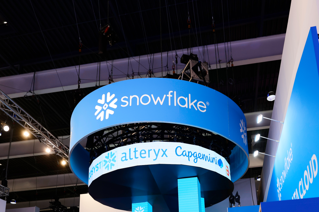 Snowflake Signs Historic $6 Billion AWS Deal to Power Enterprise ...