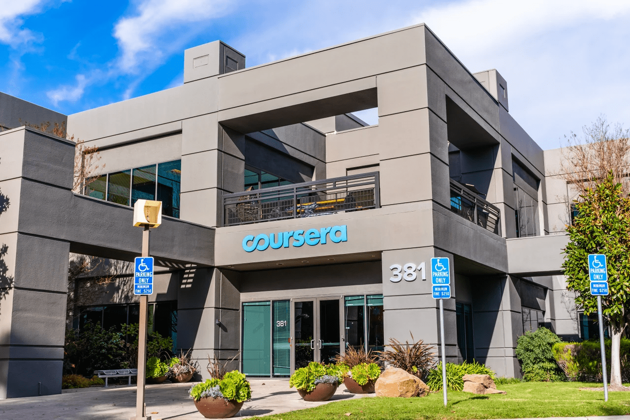 Coursera Debuts AI-Powered "TikTok-Style" Learning Feed - Tech Regard